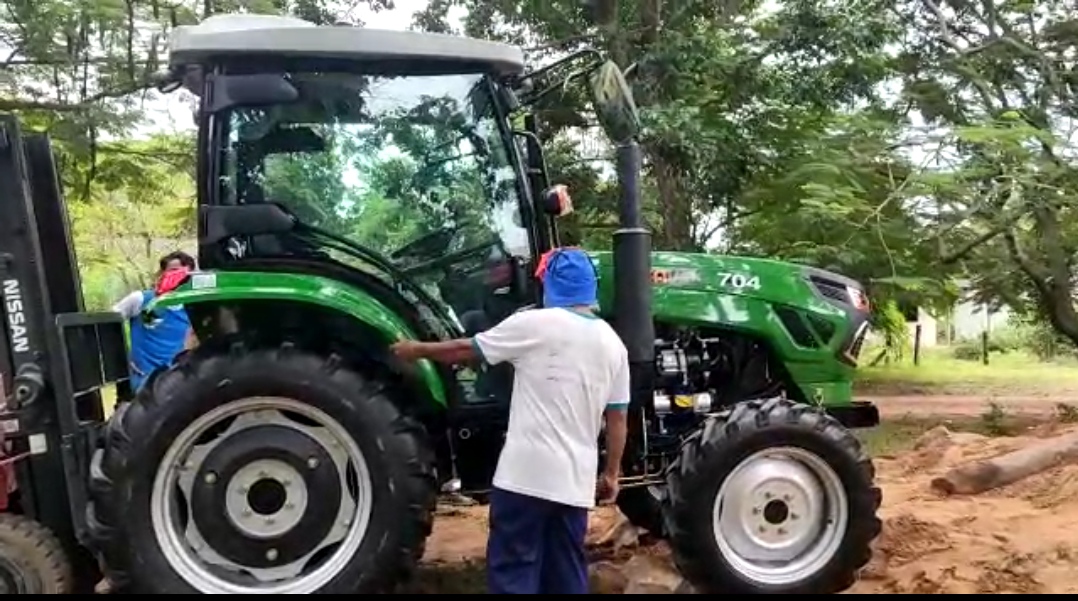 70hp Farm tractor works in Thailand - Tavol Cranes Group Co.,Ltd