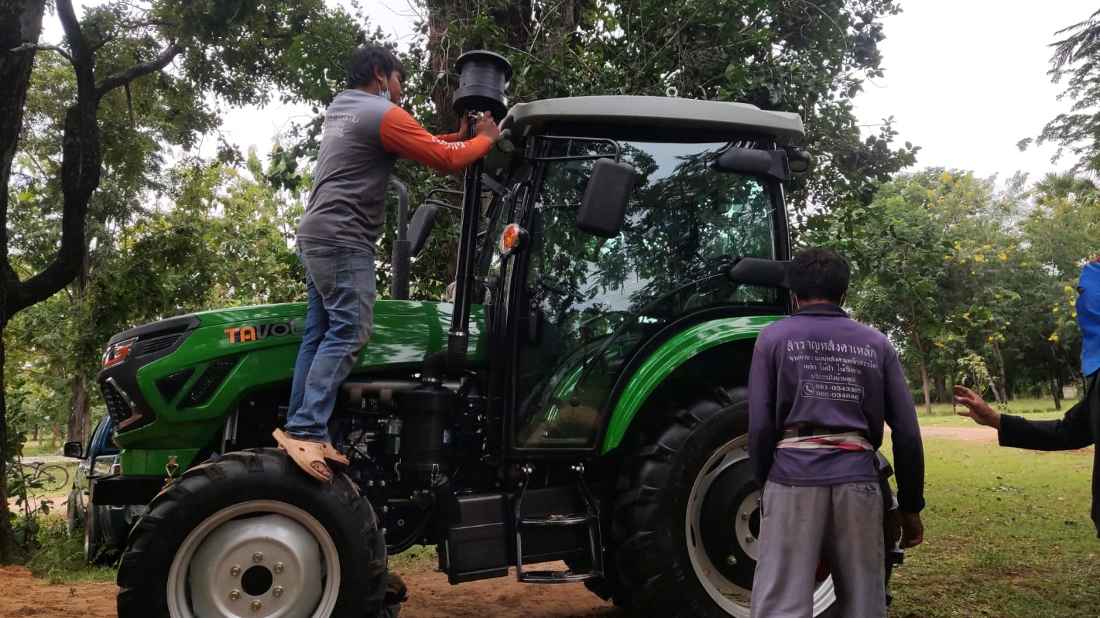 70hp Farm tractor works in Thailand - Tavol Cranes Group Co.,Ltd